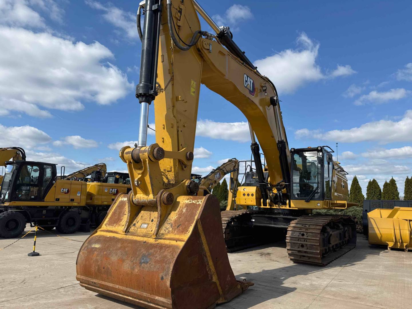 CAT 374 - Bergerat USED
